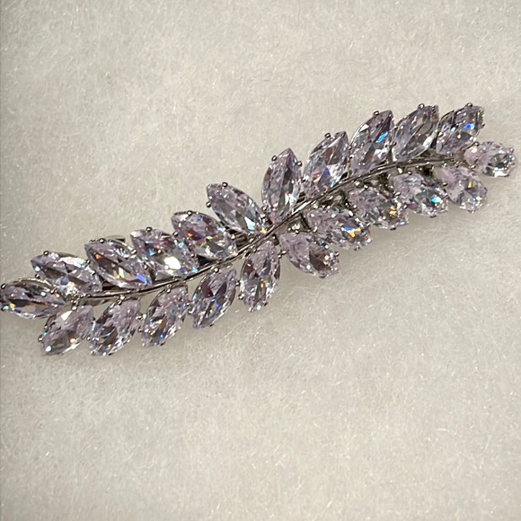 Jewelry | Beautiful Silver Sparkle Barrett Approximately 3 In Length ...